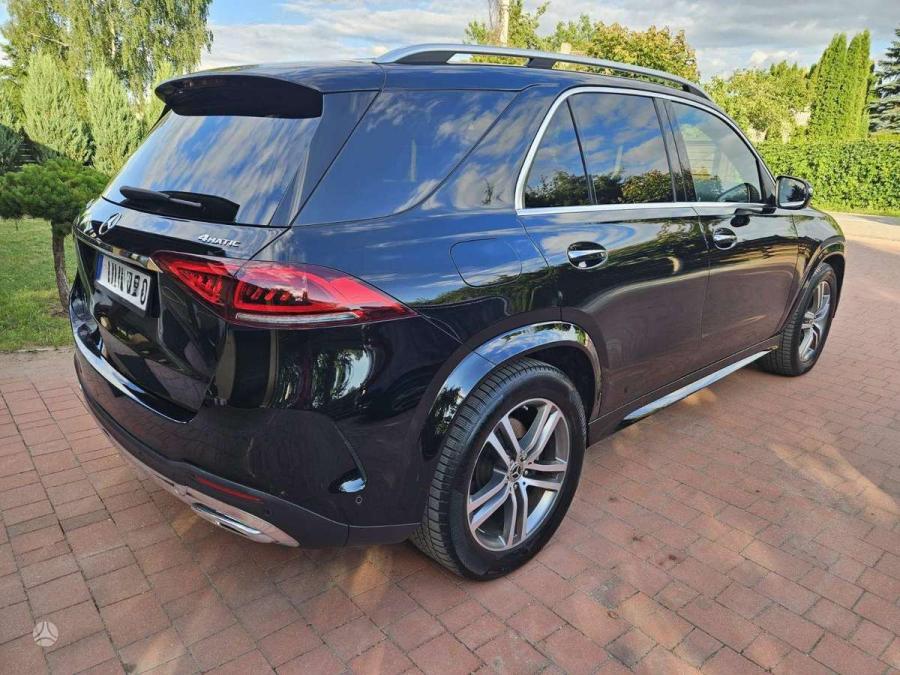 Black Mercedes-Benz GLE 300 2023 in Vilkaviskis, with an engine capacity of 1.99 L and mileage of 112 thousand km for 52900 €, photo 6 on AUTOMOTO.COM.LV