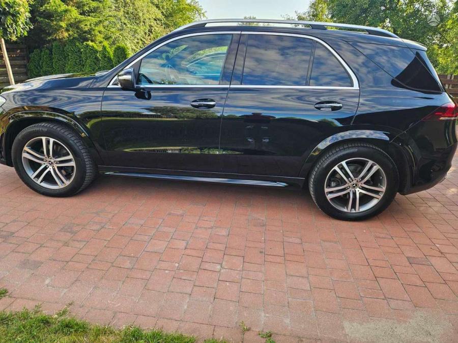 Black Mercedes-Benz GLE 300 2023 in Vilkaviskis, with an engine capacity of 1.99 L and mileage of 112 thousand km for 52900 €, photo 7 on AUTOMOTO.COM.LV
