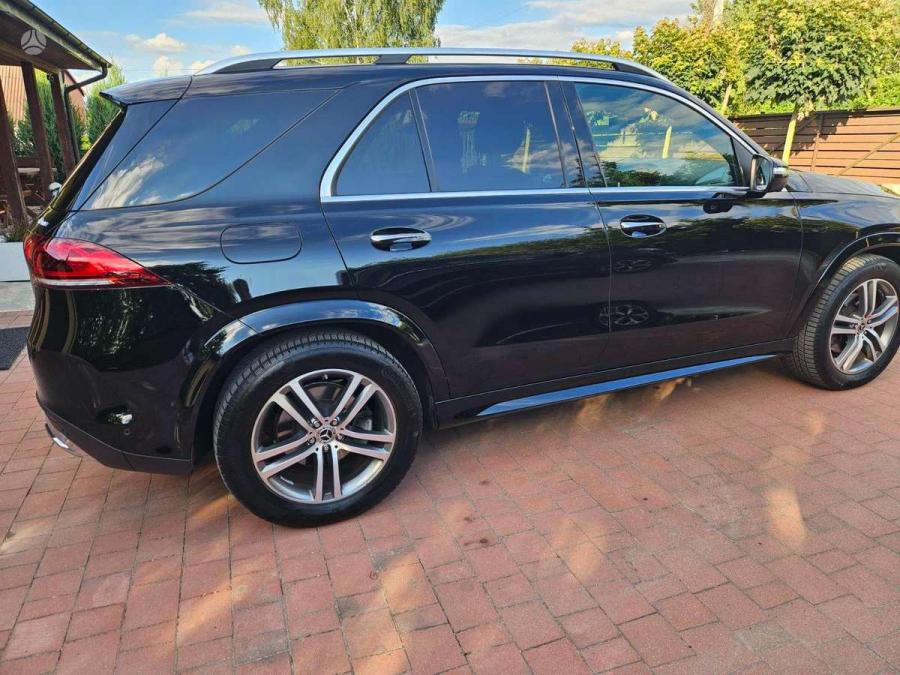 Black Mercedes-Benz GLE 300 2023 in Vilkaviskis, with an engine capacity of 1.99 L and mileage of 112 thousand km for 52900 €, photo 8 on AUTOMOTO.COM.LV