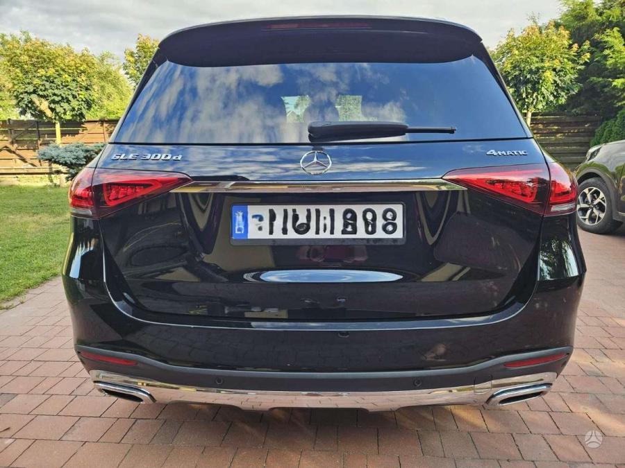Black Mercedes-Benz GLE 300 2023 in Vilkaviskis, with an engine capacity of 1.99 L and mileage of 112 thousand km for 52900 €, photo 10 on AUTOMOTO.COM.LV