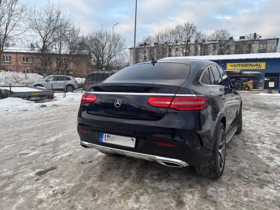 Zils Mercedes-Benz GLE 300 2016 Rīga, ar dzinēja tilpumu 3.00 L un nobraukumu 172 tūkst. km par 28500 €, foto 3 vietnē AUTOMOTO.COM.LV