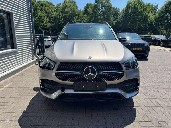 Brown Mercedes-Benz GLE 300 2019 in Mazeikiai, with an engine capacity of 0.00 L and mileage of 200 thousand km for 23499 €, photo 5 on AUTOMOTO.COM.LV