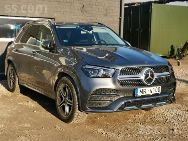 Pelēks Mercedes-Benz GLE 300 2019 Jelgava, ar dzinēja tilpumu 2.00 L un nobraukumu 92 tūkst. km par 39950 €, foto 1 vietnē AUTOMOTO.COM.LV