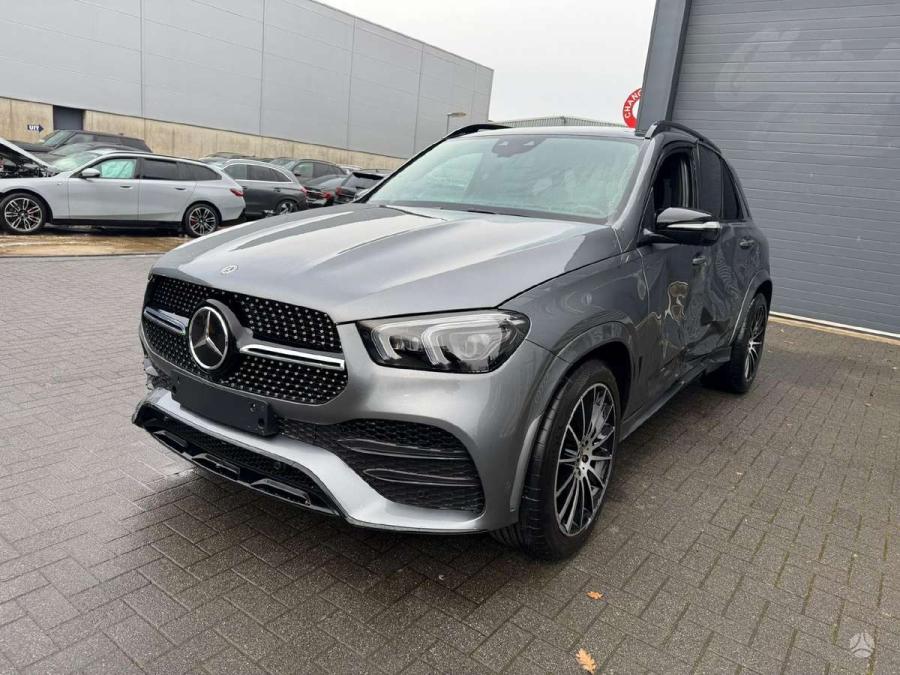 Pelēks Mercedes-Benz GLE 300 2019 Mažeikiai, ar dzinēja tilpumu 0.00 L un nobraukumu 189 tūkst. km par 24999 €, foto 1 vietnē AUTOMOTO.COM.LV
