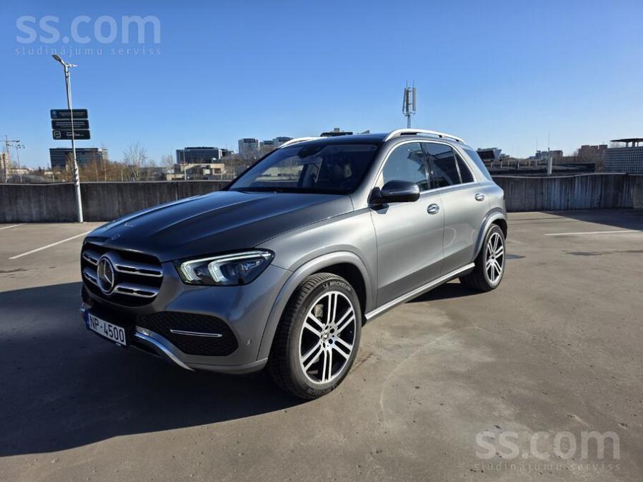 Grey Mercedes-Benz GLE 300 2019 in Riga, with an engine capacity of 2.00 L and mileage of 143 thousand km for 42000 €, photo 5 on AUTOMOTO.COM.LV