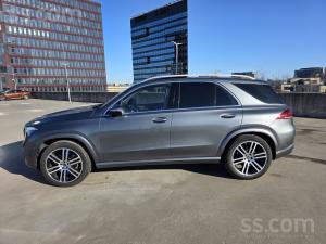Grey Mercedes-Benz GLE 300 2019 in Riga, with an engine capacity of 2.00 L and mileage of 143 thousand km for 42000 €, photo 6 on AUTOMOTO.COM.LV