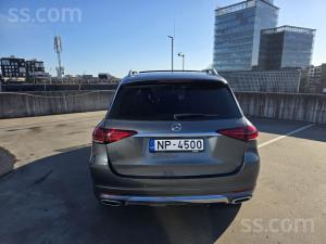 Grey Mercedes-Benz GLE 300 2019 in Riga, with an engine capacity of 2.00 L and mileage of 143 thousand km for 42000 €, photo 8 on AUTOMOTO.COM.LV
