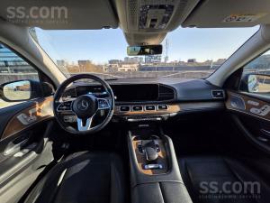 Grey Mercedes-Benz GLE 300 2019 in Riga, with an engine capacity of 2.00 L and mileage of 143 thousand km for 42000 €, photo 11 on AUTOMOTO.COM.LV