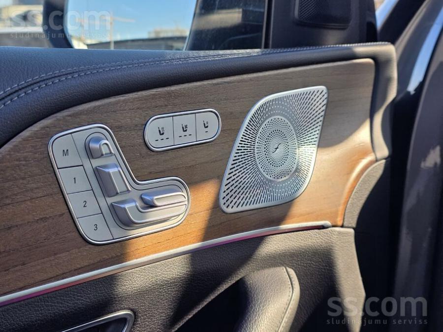 Grey Mercedes-Benz GLE 300 2019 in Riga, with an engine capacity of 2.00 L and mileage of 143 thousand km for 42000 €, photo 13 on AUTOMOTO.COM.LV