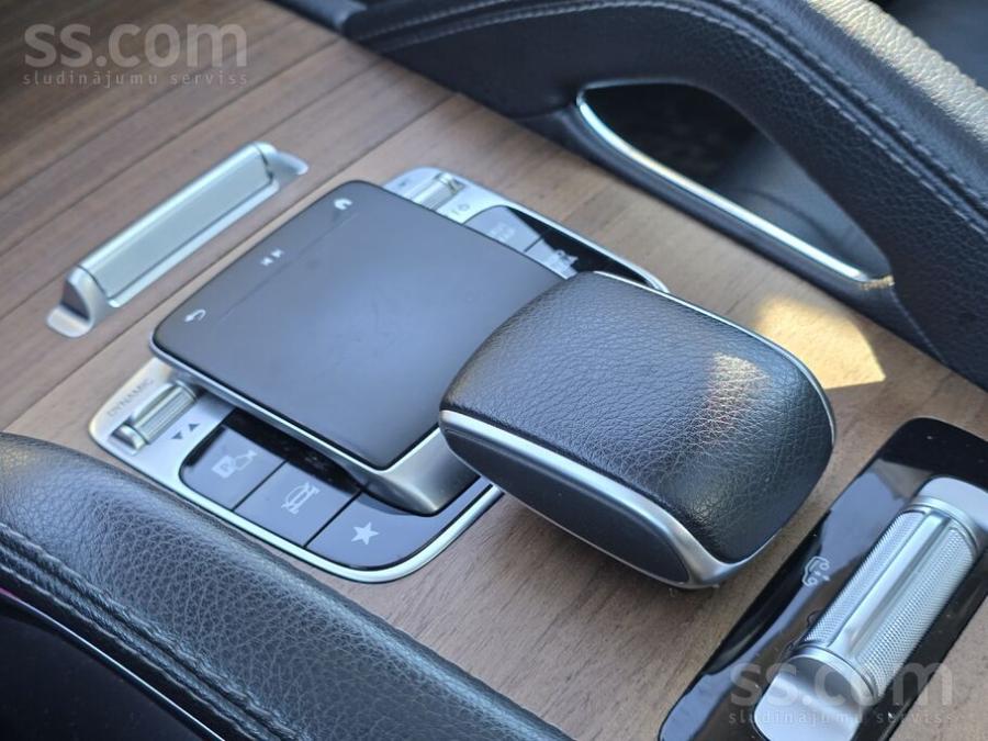 Grey Mercedes-Benz GLE 300 2019 in Riga, with an engine capacity of 2.00 L and mileage of 143 thousand km for 42000 €, photo 16 on AUTOMOTO.COM.LV