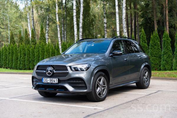 Серый Мерседес ГЛЕ 300 2019 в Рига, объемом двигателя 2.00 л и пробегом 130 тыс. км за 39000 €, фото 4 на AUTOMOTO.COM.LV
