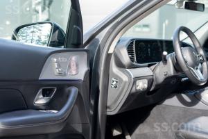 Серый Мерседес ГЛЕ 300 2019 в Рига, объемом двигателя 2.00 л и пробегом 130 тыс. км за 39000 €, фото 15 на AUTOMOTO.COM.LV