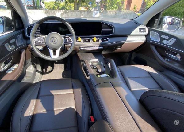 Pelēks Mercedes-Benz GLE 300 2020 Viļņa, ar dzinēja tilpumu 1.95 L un nobraukumu 129 tūkst. km par 41500 €, foto 2 vietnē AUTOMOTO.COM.LV