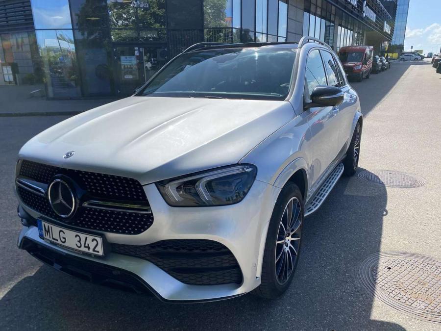 Pelēks Mercedes-Benz GLE 300 2020 Viļņa, ar dzinēja tilpumu 1.95 L un nobraukumu 129 tūkst. km par 41500 €, foto 5 vietnē AUTOMOTO.COM.LV