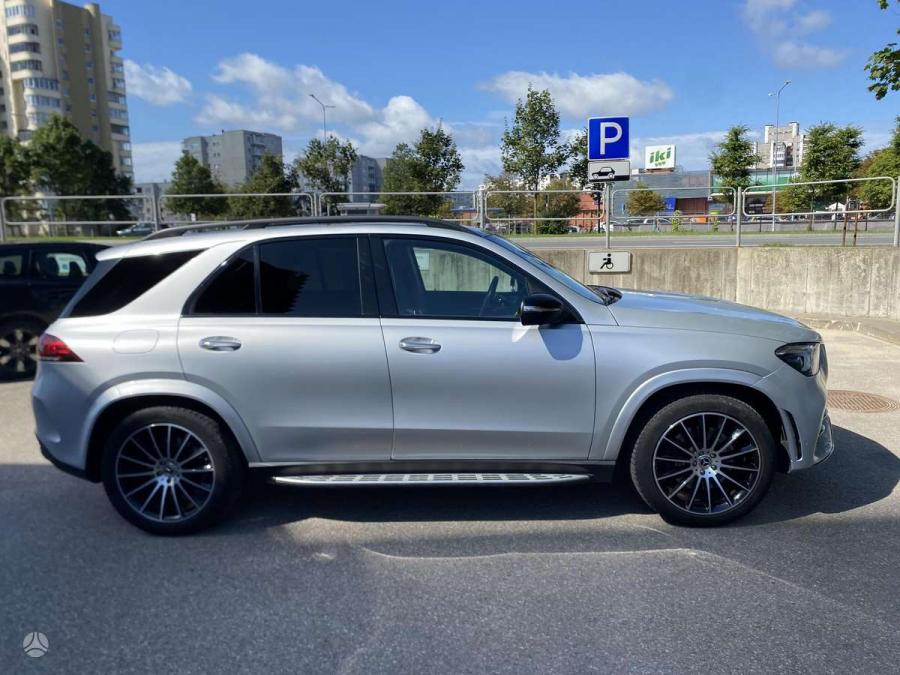 Pelēks Mercedes-Benz GLE 300 2020 Viļņa, ar dzinēja tilpumu 1.95 L un nobraukumu 129 tūkst. km par 41500 €, foto 10 vietnē AUTOMOTO.COM.LV