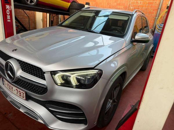 Grey Mercedes-Benz GLE 300 2021 in Utena, with an engine capacity of 3.00 L and mileage of 185 thousand km for 29900 €, photo 1 on AUTOMOTO.COM.LV