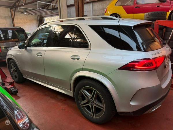 Grey Mercedes-Benz GLE 300 2021 in Utena, with an engine capacity of 3.00 L and mileage of 185 thousand km for 29900 €, photo 8 on AUTOMOTO.COM.LV