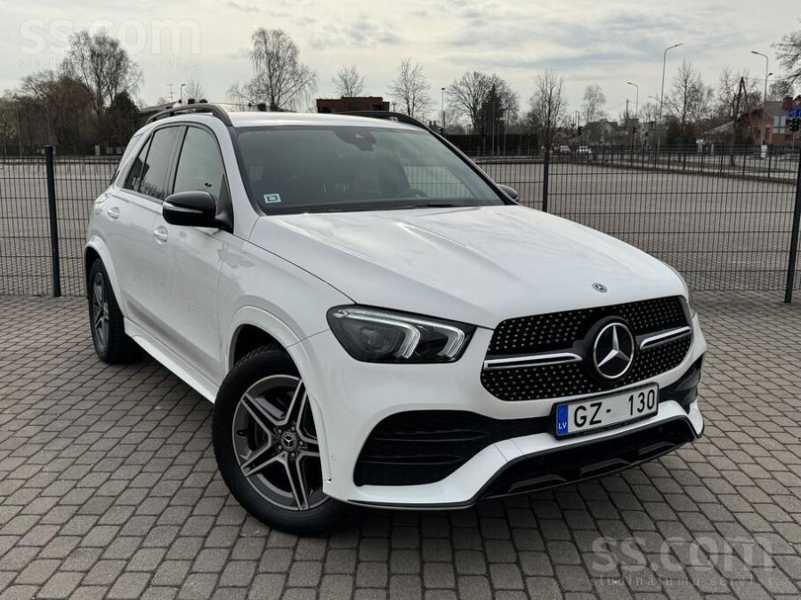 White Mercedes-Benz GLE 300 2020 in Jelgava, with an engine capacity of 3.00 L and mileage of 0 thousand km for 55000 €, photo 2 on AUTOMOTO.COM.LV