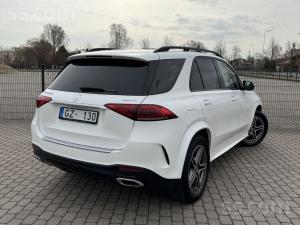 White Mercedes-Benz GLE 300 2020 in Jelgava, with an engine capacity of 3.00 L and mileage of 0 thousand km for 55000 €, photo 5 on AUTOMOTO.COM.LV