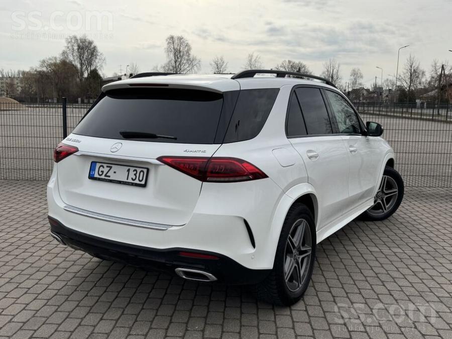 White Mercedes-Benz GLE 300 2020 in Jelgava, with an engine capacity of 3.00 L and mileage of 0 thousand km for 55000 €, photo 5 on AUTOMOTO.COM.LV