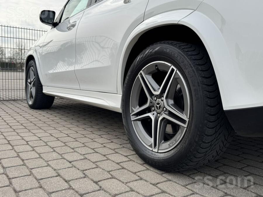 White Mercedes-Benz GLE 300 2020 in Jelgava, with an engine capacity of 3.00 L and mileage of 0 thousand km for 55000 €, photo 9 on AUTOMOTO.COM.LV