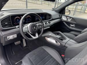 White Mercedes-Benz GLE 300 2020 in Jelgava, with an engine capacity of 3.00 L and mileage of 0 thousand km for 55000 €, photo 10 on AUTOMOTO.COM.LV