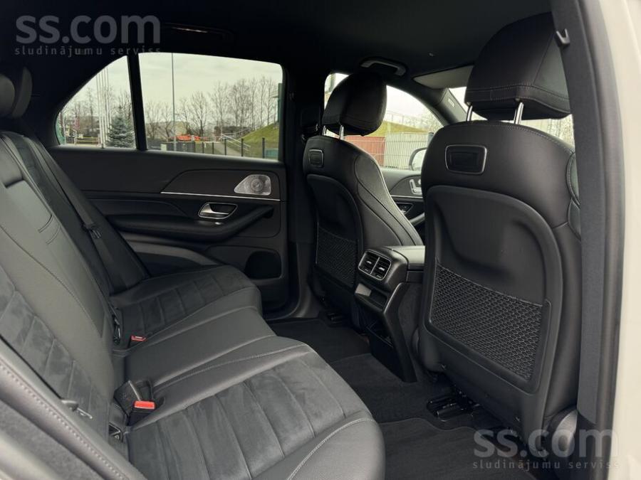 White Mercedes-Benz GLE 300 2020 in Jelgava, with an engine capacity of 3.00 L and mileage of 0 thousand km for 55000 €, photo 15 on AUTOMOTO.COM.LV