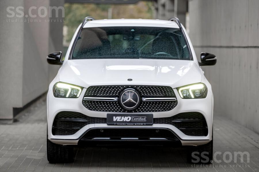 White Mercedes-Benz GLE 300 2020 in Riga, with an engine capacity of 2.00 L and mileage of 152 thousand km for 39900 €, photo 4 on AUTOMOTO.COM.LV