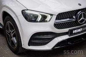 White Mercedes-Benz GLE 300 2020 in Riga, with an engine capacity of 2.00 L and mileage of 152 thousand km for 39900 €, photo 6 on AUTOMOTO.COM.LV