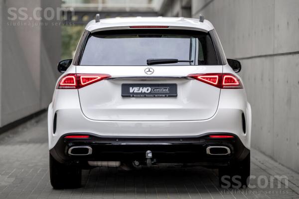 White Mercedes-Benz GLE 300 2020 in Riga, with an engine capacity of 2.00 L and mileage of 152 thousand km for 39900 €, photo 8 on AUTOMOTO.COM.LV