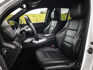 White Mercedes-Benz GLE 300 2020 in Riga, with an engine capacity of 2.00 L and mileage of 152 thousand km for 39900 €, photo 10 on AUTOMOTO.COM.LV