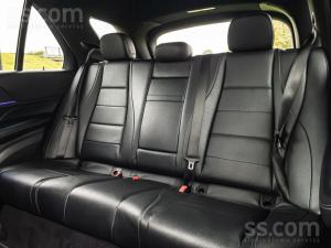 White Mercedes-Benz GLE 300 2020 in Riga, with an engine capacity of 2.00 L and mileage of 152 thousand km for 39900 €, photo 13 on AUTOMOTO.COM.LV