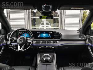 White Mercedes-Benz GLE 300 2020 in Riga, with an engine capacity of 2.00 L and mileage of 152 thousand km for 39900 €, photo 24 on AUTOMOTO.COM.LV