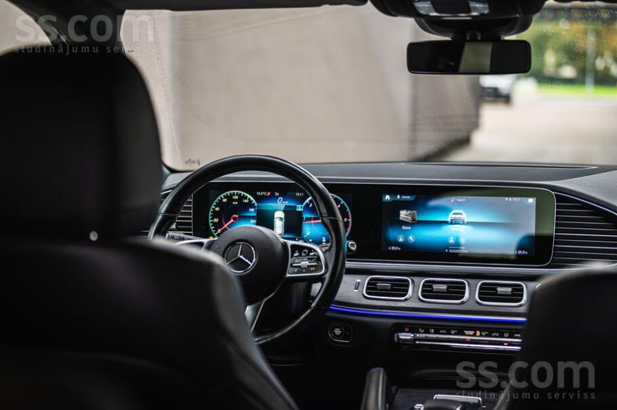 White Mercedes-Benz GLE 300 2020 in Riga, with an engine capacity of 2.00 L and mileage of 152 thousand km for 39900 €, photo 29 on AUTOMOTO.COM.LV
