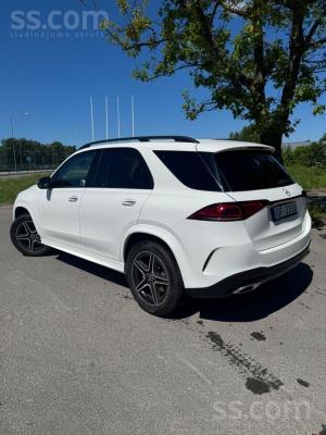 White Mercedes-Benz GLE 300 2022 in Riga, with an engine capacity of 2.00 L and mileage of 55 thousand km for 59950 €, photo 6 on AUTOMOTO.COM.LV
