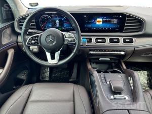 White Mercedes-Benz GLE 300 2022 in Riga, with an engine capacity of 2.00 L and mileage of 55 thousand km for 59950 €, photo 9 on AUTOMOTO.COM.LV