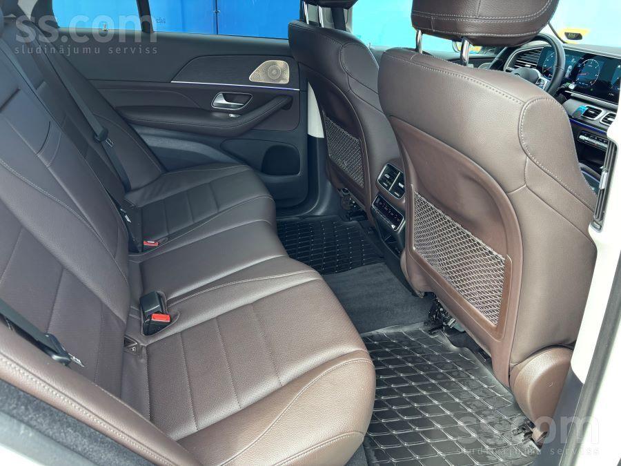 White Mercedes-Benz GLE 300 2022 in Riga, with an engine capacity of 2.00 L and mileage of 55 thousand km for 59950 €, photo 12 on AUTOMOTO.COM.LV
