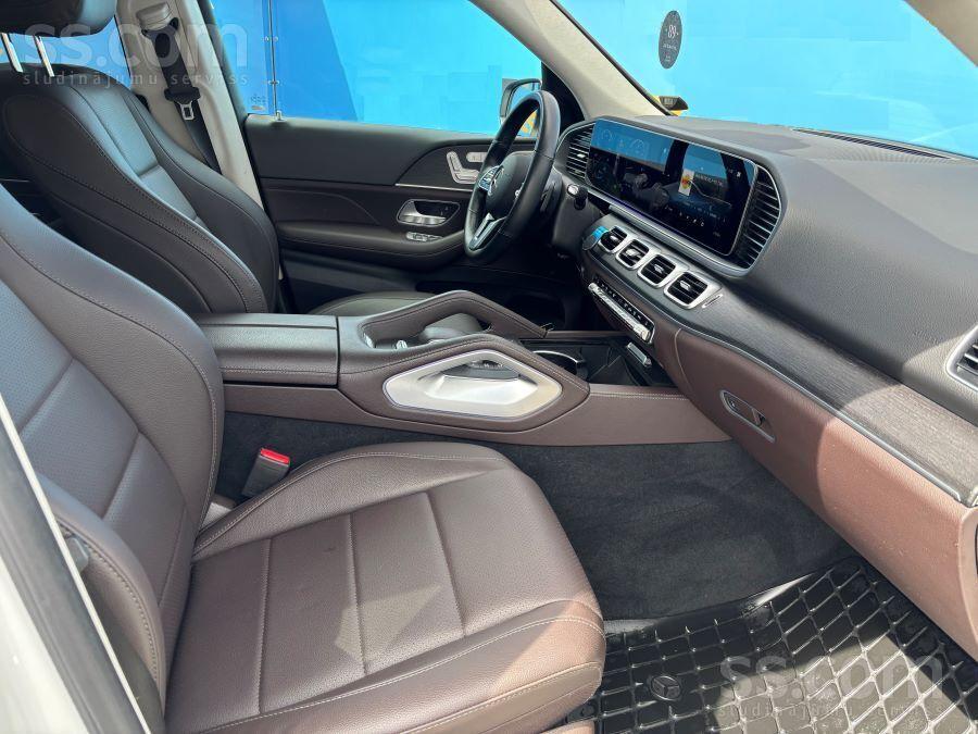 White Mercedes-Benz GLE 300 2022 in Riga, with an engine capacity of 2.00 L and mileage of 55 thousand km for 59950 €, photo 13 on AUTOMOTO.COM.LV