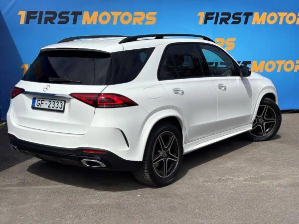 White Mercedes-Benz GLE 300 2022 in Riga, with an engine capacity of 2.00 L and mileage of 52 thousand km for 59950 €, photo 5 on AUTOMOTO.COM.LV