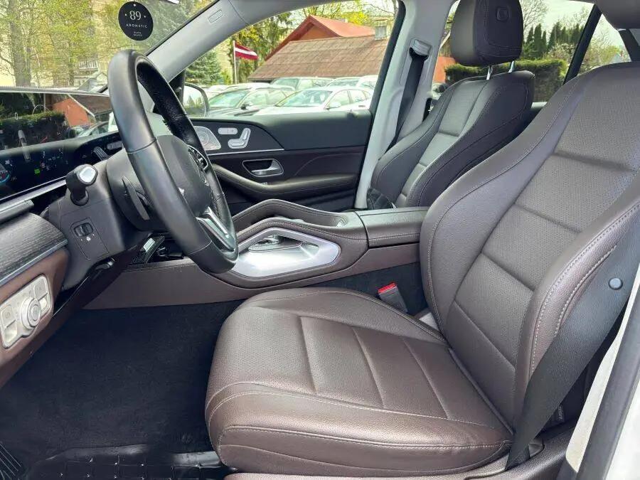 White Mercedes-Benz GLE 300 2022 in Riga, with an engine capacity of 2.00 L and mileage of 52 thousand km for 59950 €, photo 9 on AUTOMOTO.COM.LV
