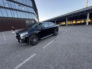 Black Mercedes-Benz GLE 350 2015 in Kaunas, with an engine capacity of 2.99 L and mileage of 300 thousand km for 24900 €, photo 9 on AUTOMOTO.COM.LV