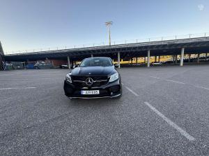 Black Mercedes-Benz GLE 350 2015 in Kaunas, with an engine capacity of 2.99 L and mileage of 300 thousand km for 24900 €, photo 10 on AUTOMOTO.COM.LV