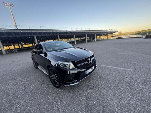 Black Mercedes-Benz GLE 350 2015 in Kaunas, with an engine capacity of 2.99 L and mileage of 300 thousand km for 24900 €, photo 10 on AUTOMOTO.COM.LV