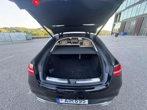 Black Mercedes-Benz GLE 350 2015 in Kaunas, with an engine capacity of 2.99 L and mileage of 300 thousand km for 24900 €, photo 18 on AUTOMOTO.COM.LV