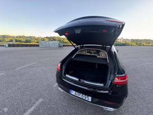 Black Mercedes-Benz GLE 350 2015 in Kaunas, with an engine capacity of 2.99 L and mileage of 300 thousand km for 24900 €, photo 19 on AUTOMOTO.COM.LV