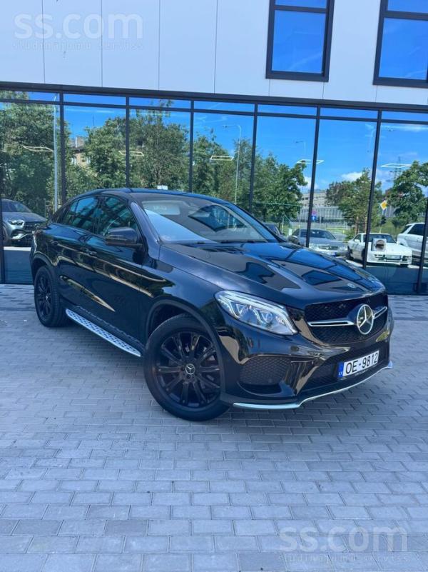 Melns Mercedes-Benz GLE 350 2015 Rīga, ar dzinēja tilpumu 3.00 L un nobraukumu 254 tūkst. km par 26600 €, foto 1 vietnē AUTOMOTO.COM.LV