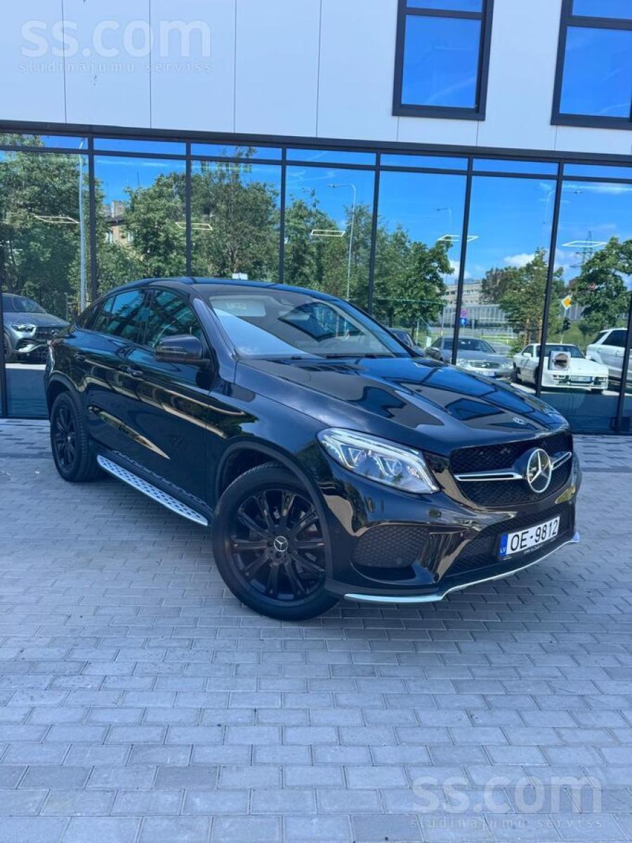 Melns Mercedes-Benz GLE 350 2015 Rīga, ar dzinēja tilpumu 3.00 L un nobraukumu 254 tūkst. km par 26600 €, foto 1 vietnē AUTOMOTO.COM.LV