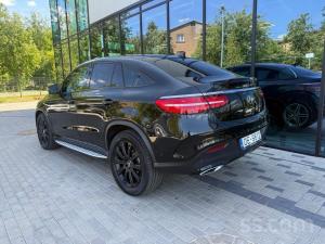 Melns Mercedes-Benz GLE 350 2015 Rīga, ar dzinēja tilpumu 3.00 L un nobraukumu 254 tūkst. km par 26600 €, foto 4 vietnē AUTOMOTO.COM.LV