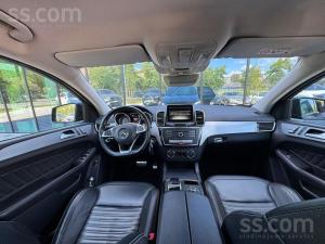 Melns Mercedes-Benz GLE 350 2015 Rīga, ar dzinēja tilpumu 3.00 L un nobraukumu 254 tūkst. km par 26600 €, foto 8 vietnē AUTOMOTO.COM.LV