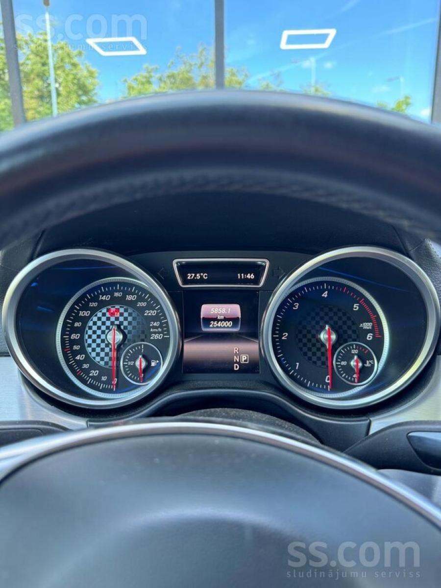 Melns Mercedes-Benz GLE 350 2015 Rīga, ar dzinēja tilpumu 3.00 L un nobraukumu 254 tūkst. km par 26600 €, foto 10 vietnē AUTOMOTO.COM.LV